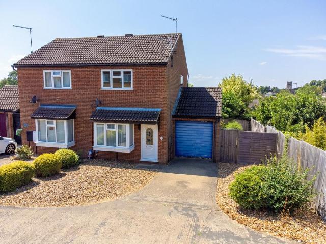 2 bedroom semi detached house to rent