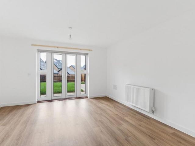 2 bedroom semi detached house to rent
