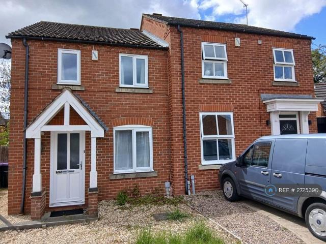 2 bedroom semi detached house to rent