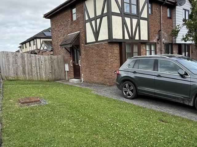 2 bedroom semi detached house to rent