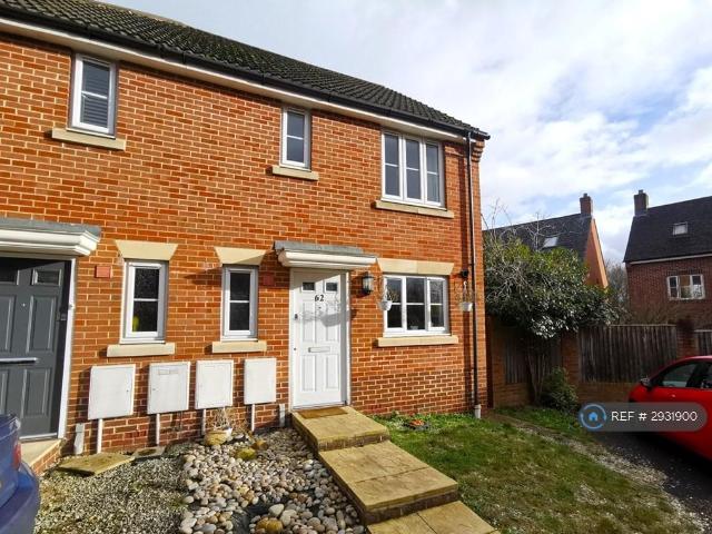 2 bedroom semi detached house to rent