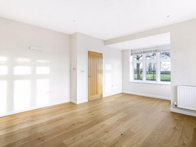 2 bedroom semi detached house to rent