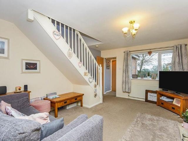 2 bedroom semi detached house to rent