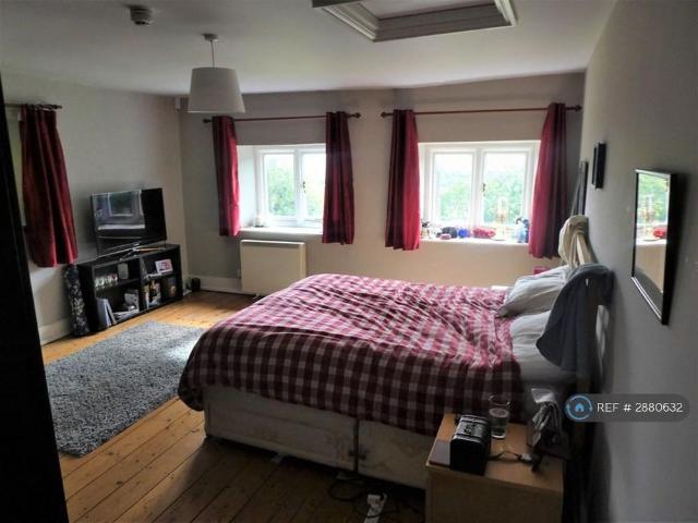 2 bedroom semi detached house to rent