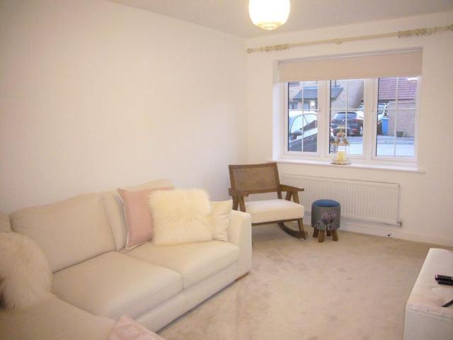 2 bedroom semi detached house to rent