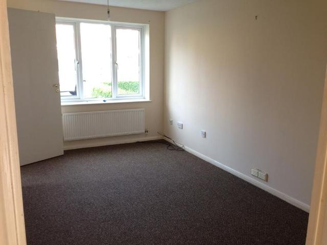 2 bedroom semi detached house to rent