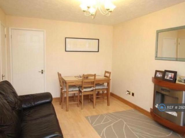 2 bedroom semi detached house to rent