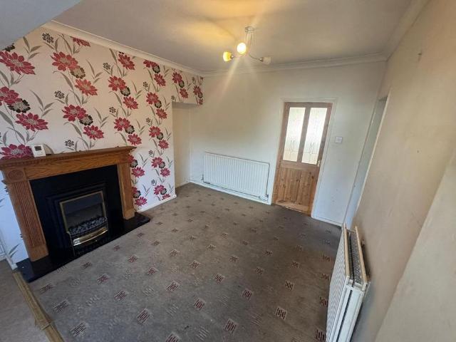 2 bedroom semi detached house to rent