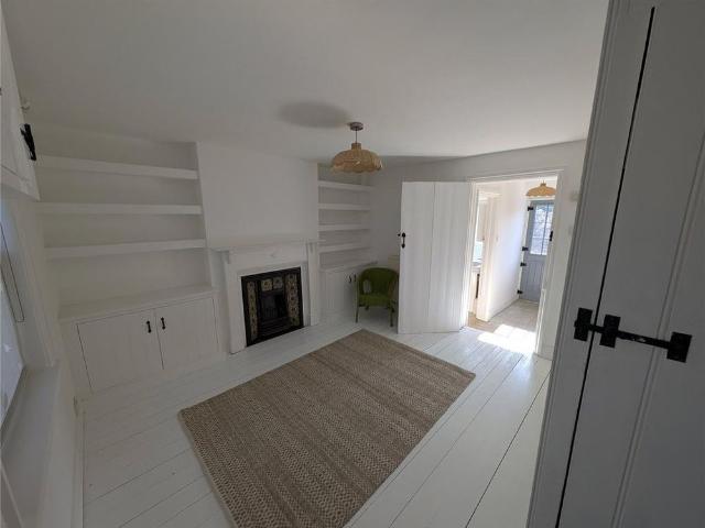 2 bedroom semi detached house to rent