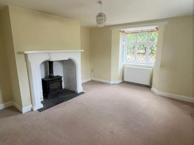 2 bedroom semi detached house to rent