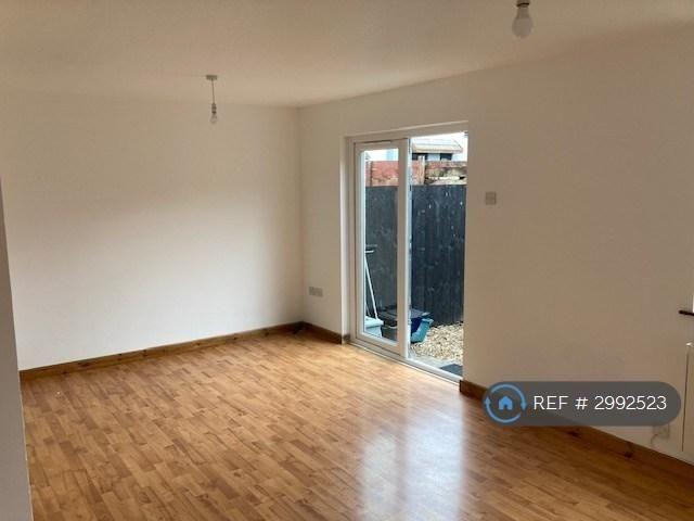 2 bedroom semi detached house to rent