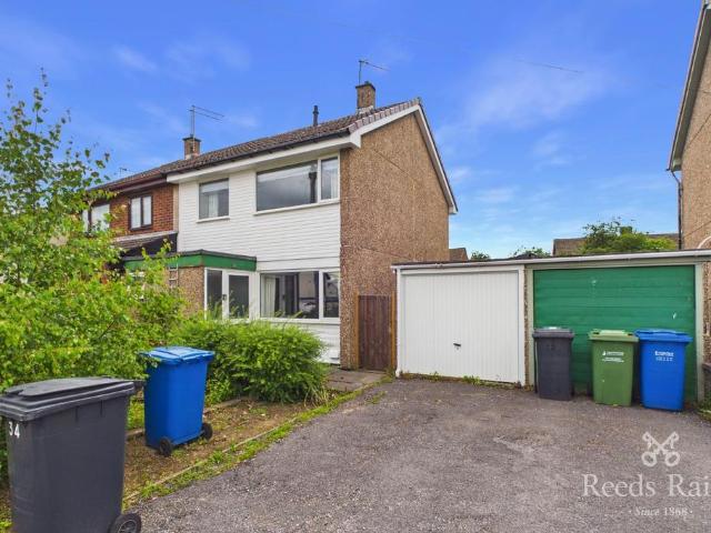 2 bedroom semi detached house to rent
