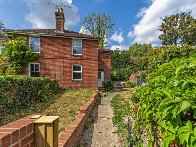 2 bedroom semi detached house to rent