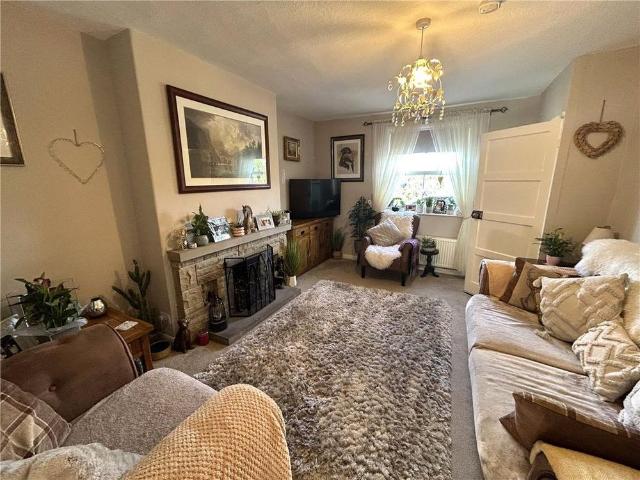 2 bedroom semi detached house to rent