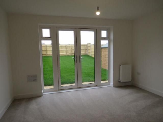 2 bedroom semi detached house to rent