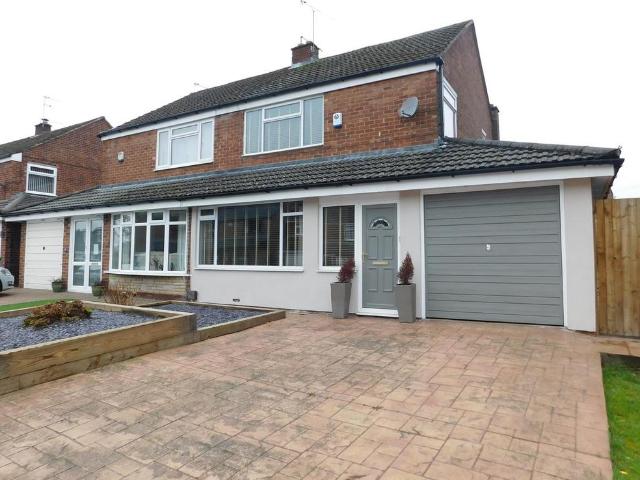 2 bedroom semi detached house to rent