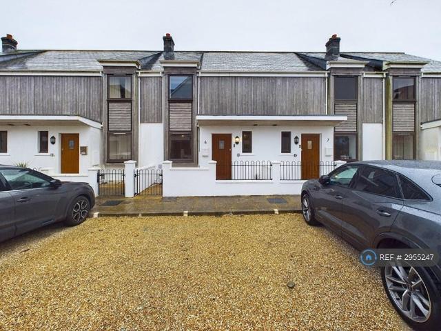 2 bedroom semi detached house to rent