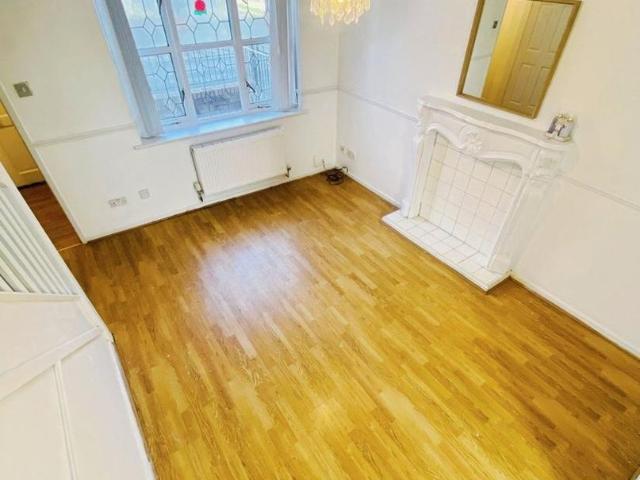 2 bedroom semi detached house to rent