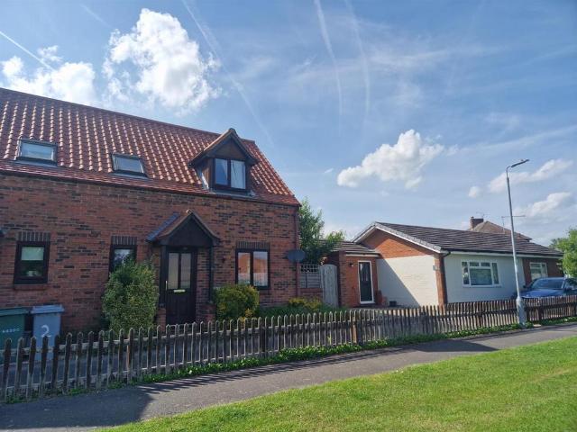 2 bedroom semi detached house to rent