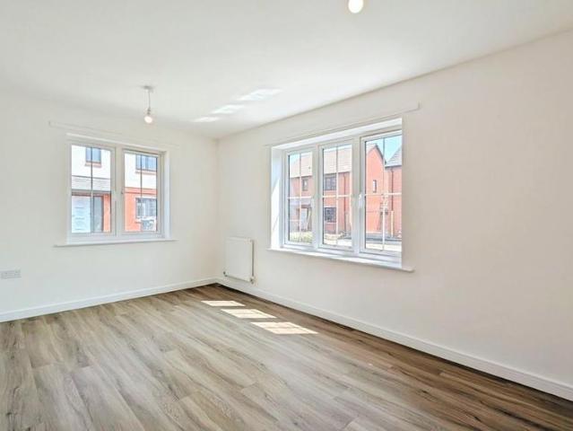 2 bedroom semi detached house to rent