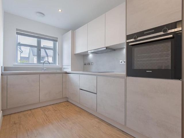 2 bedroom semi detached house to rent