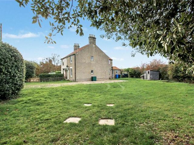 2 bedroom semi detached house to rent