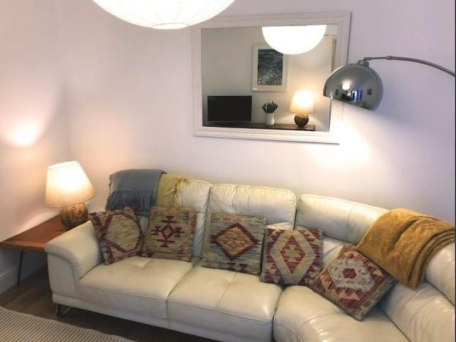 2 bedroom semi detached house to rent