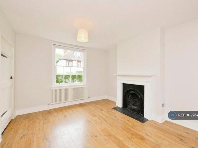 2 bedroom semi detached house to rent