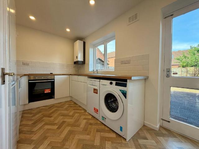 2 bedroom semi detached house to rent