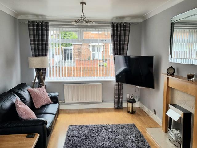 2 bedroom semi detached house to rent