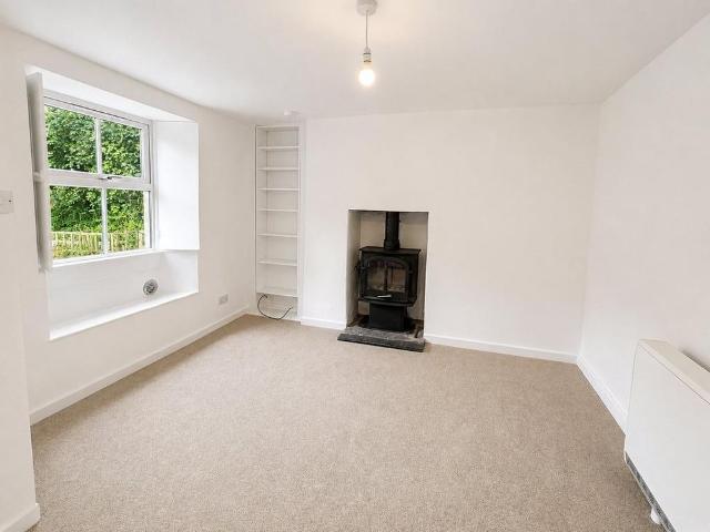 2 bedroom semi detached house to rent