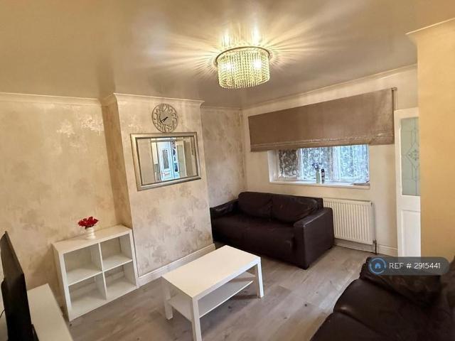 2 bedroom semi detached house to rent