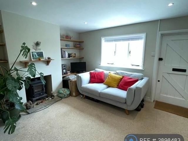 2 bedroom semi detached house to rent