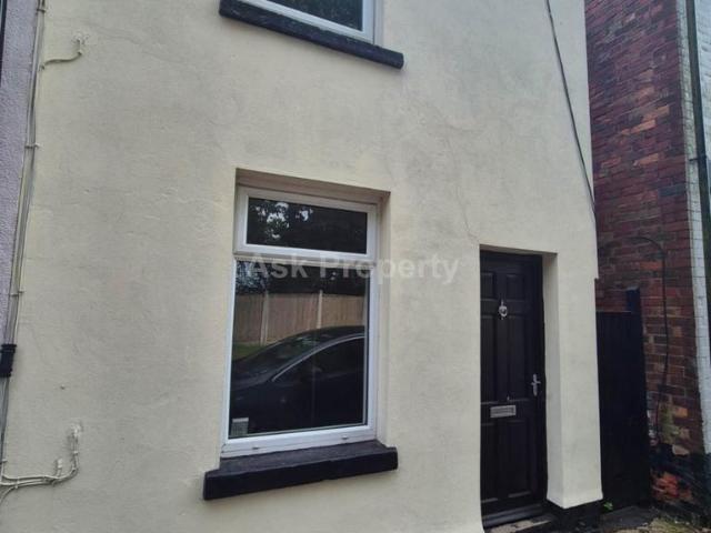 2 bedroom semi detached house to rent
