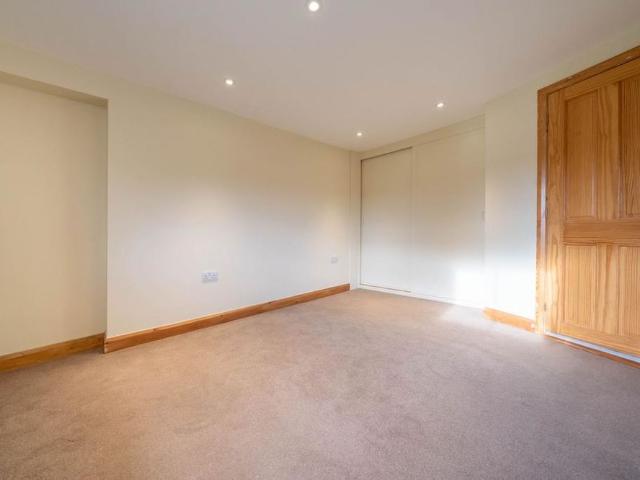 2 bedroom semi detached house to rent