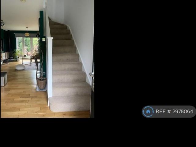 2 bedroom semi detached house to rent