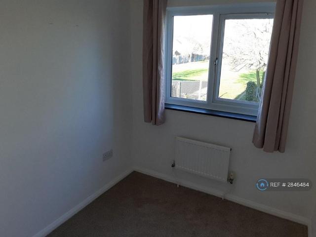 2 bedroom semi detached house to rent
