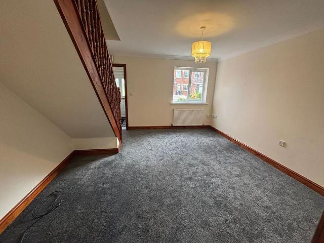 2 bedroom semi detached house to rent