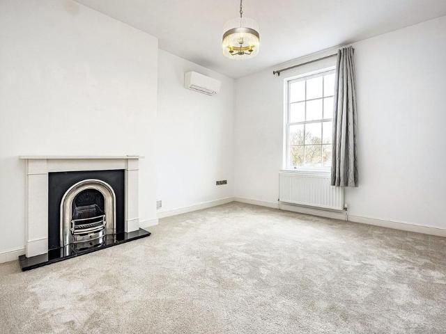 2 bedroom semi detached house to rent