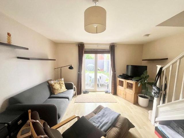 2 bedroom semi detached house to rent