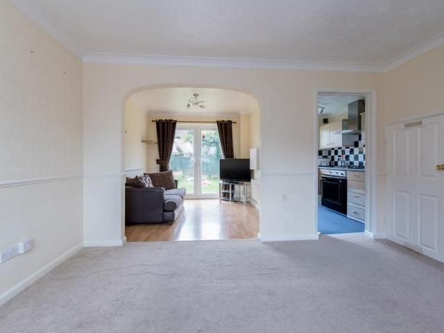 2 bedroom semi detached house to rent