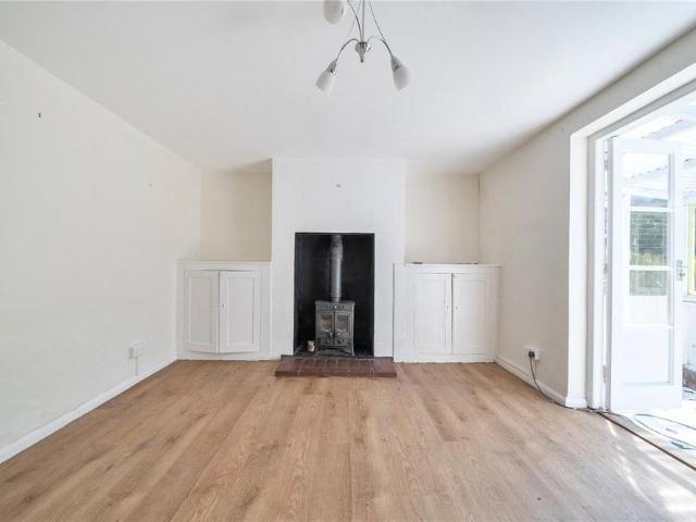 2 bedroom semi detached house to rent