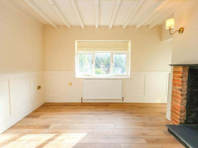 2 bedroom semi detached house to rent