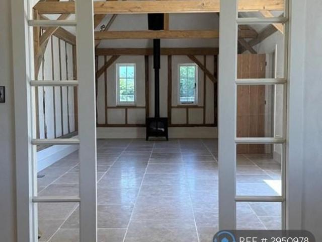2 bedroom semi detached house to rent