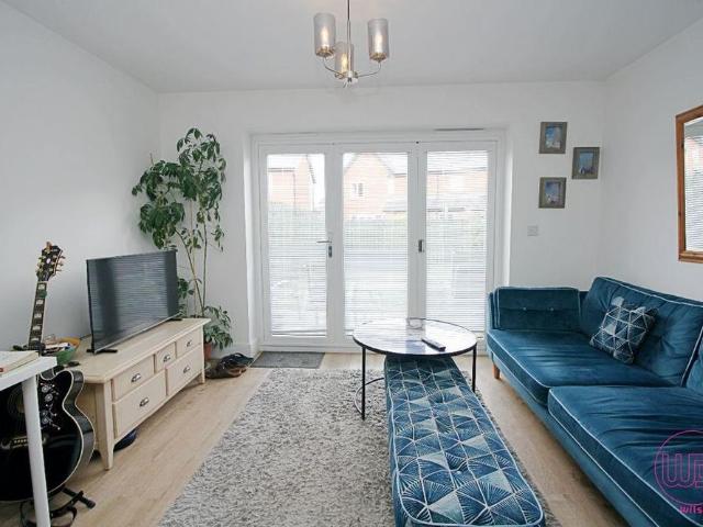 2 bedroom semi detached house to rent