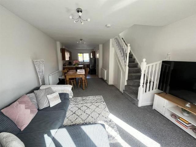 2 bedroom semi detached house to rent