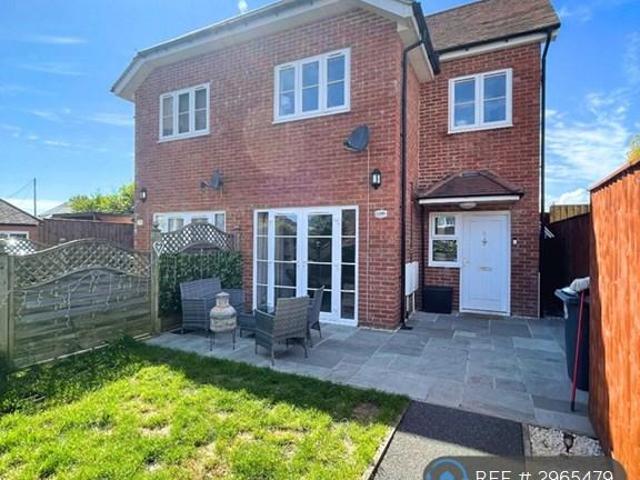 2 bedroom semi detached house to rent
