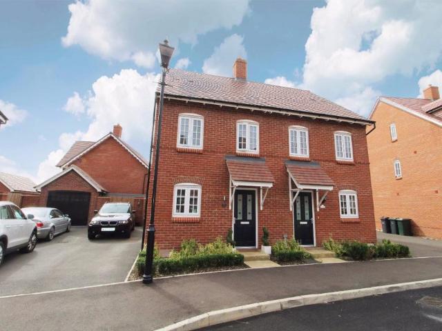 2 bedroom semi detached house to rent