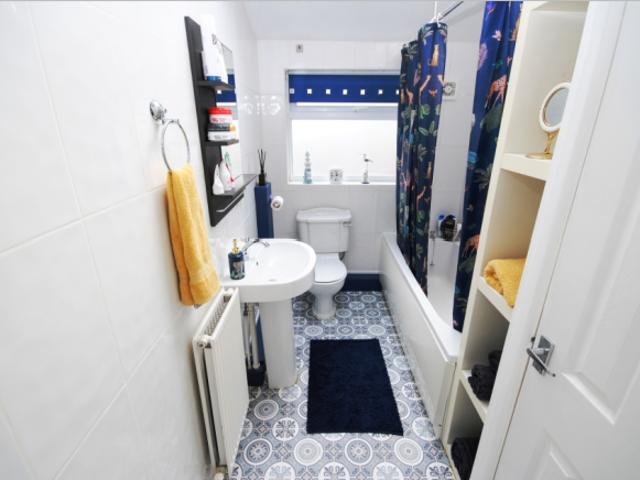 2 bedroom semi detached house to rent