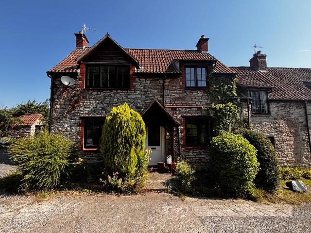2 bedroom semi detached house to rent